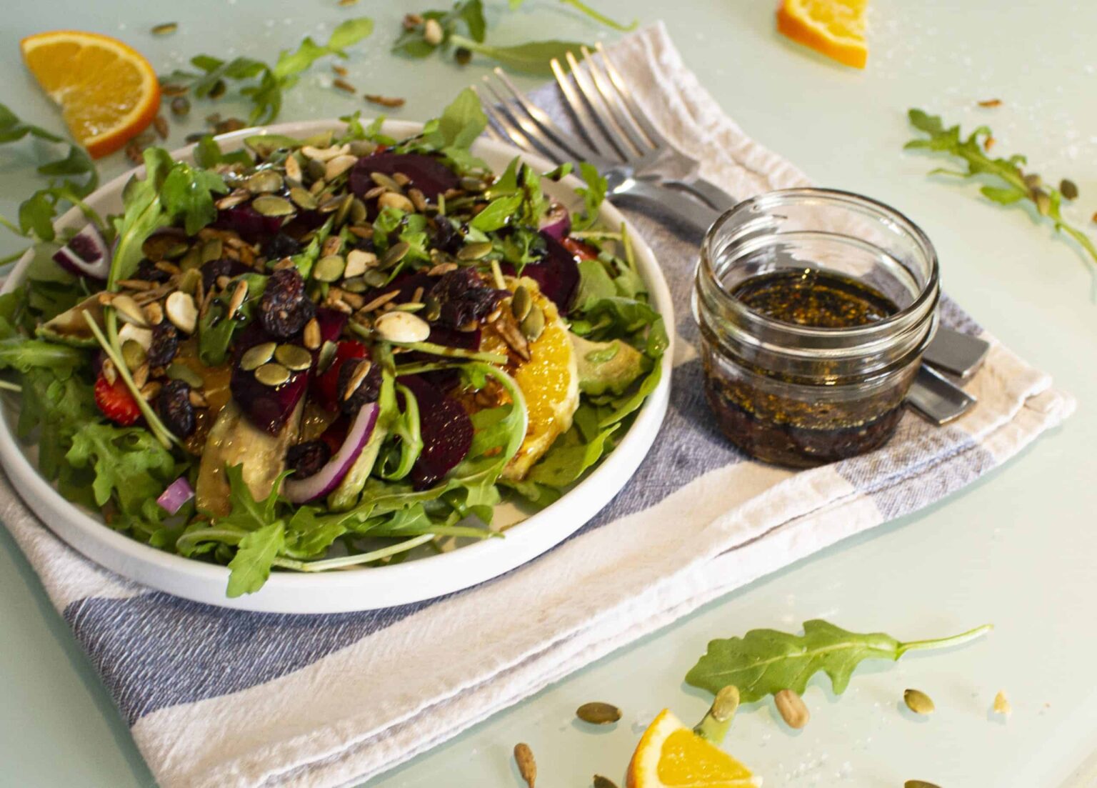 Salade hivernale à la roquette et au riz croustillant - Attitude FRAÎCHE